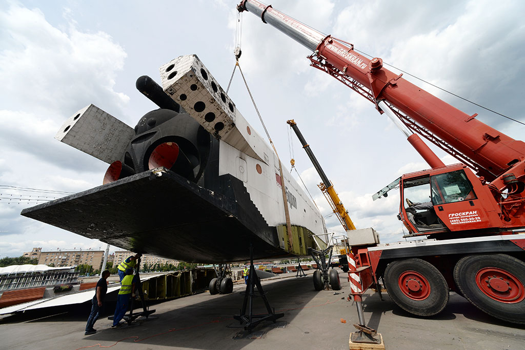 Buran Built models OK-TVA Transport to the VDNKh park